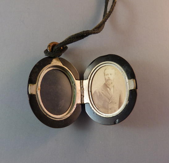 VICTORIAN "IMO" (IN Memory Of) jet locket circa 1870 - $338.00 ...